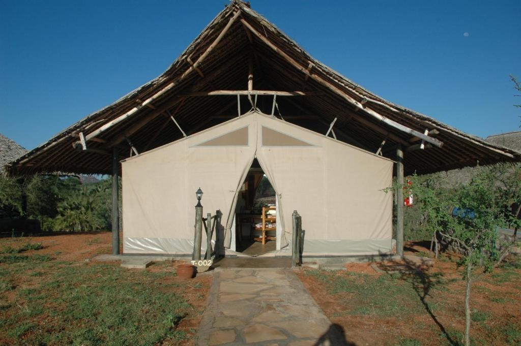 Man Eaters Camp, Tsavo West Park, Kenya